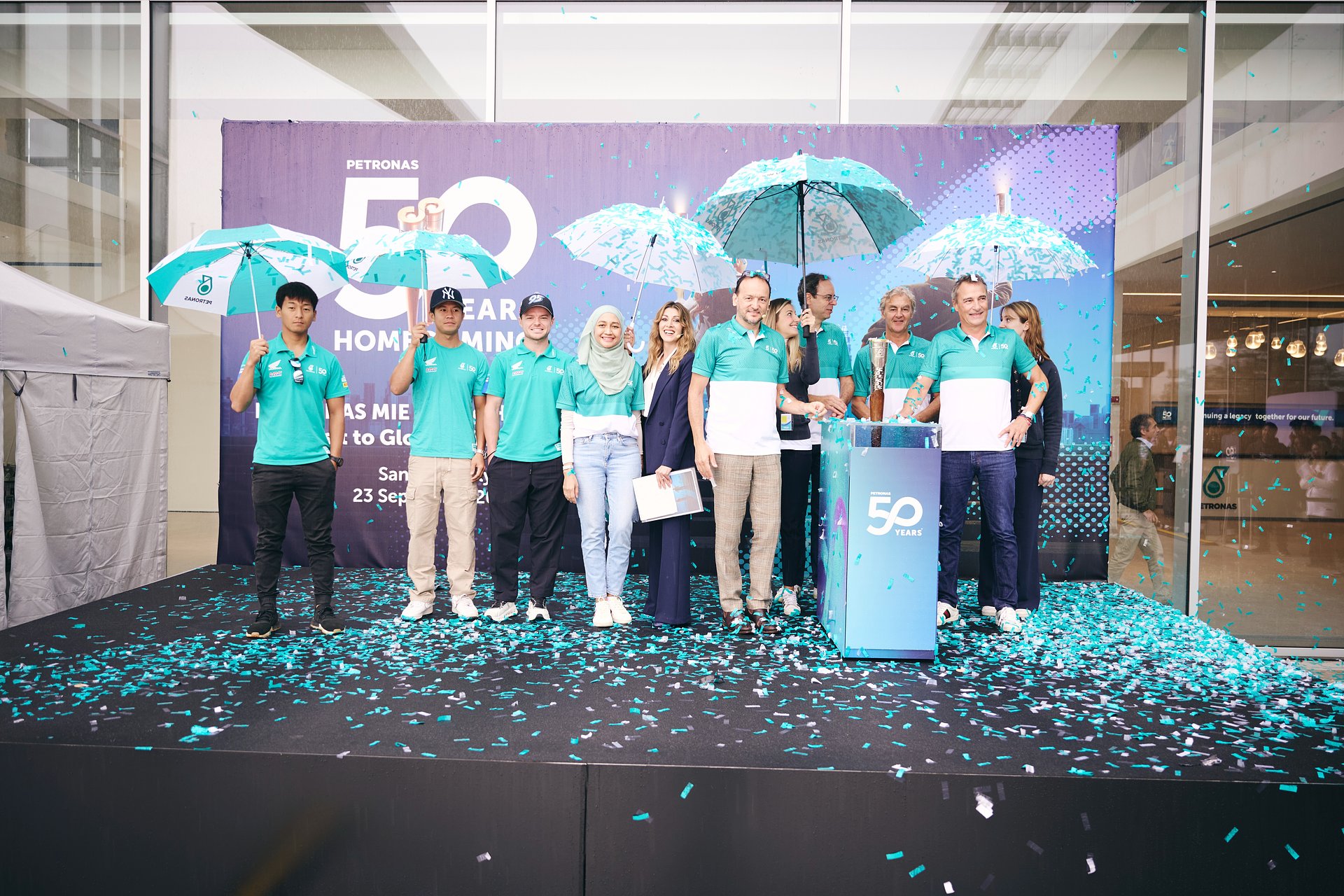PETRONAS celebra il 50° anniversario della sua fondazione
